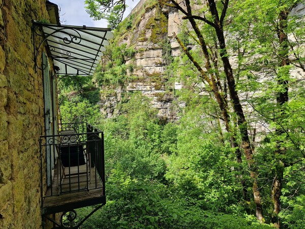 La Providence, 13th Century Mill, Heated Pool, Comfortable, View - Aveyron