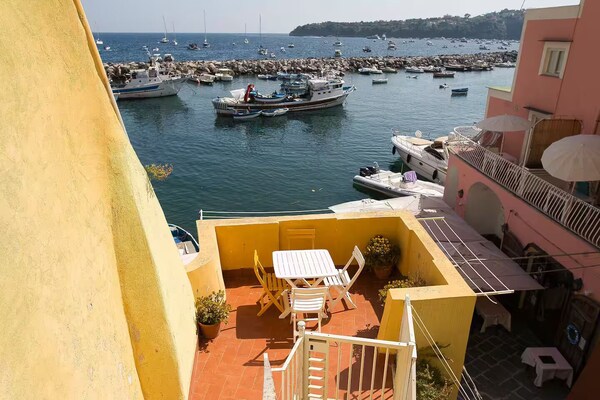 Casa Veneziano: A Window On The Mediterranean - Procida
