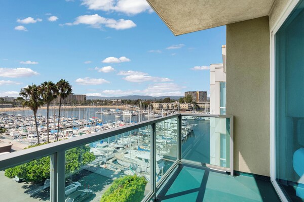 Marina Dreamscape Chic 2bd Oasis By The Ocean - Manhattan Beach, CA