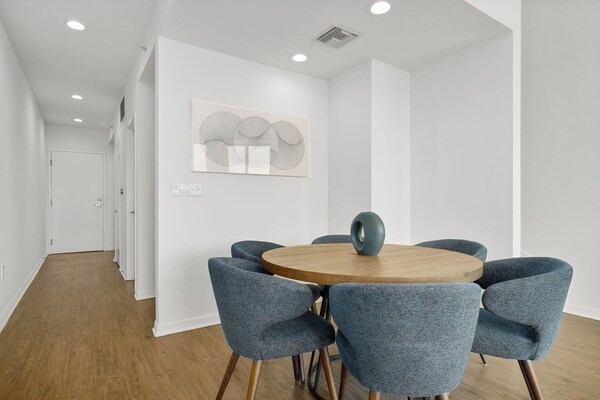 Penthouse Waterfront In The Heart Of Mdr/venice/sm - El Segundo, CA