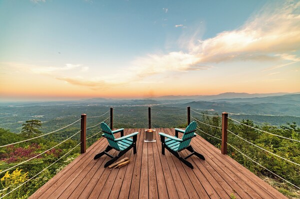 Unparalleled Views, Deck W\/ Hottub, Game Room Pool Table | Panorama By Avantstay - Townsend, TN