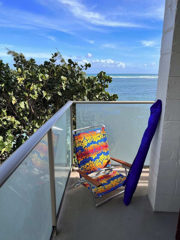 Alohacation - Oceanfront Work And Family Time - Kalaeʻōʻio Beach Park