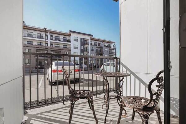 Cozysuites Modern 1br, Nora Indianapolis #8 - Fishers, IN