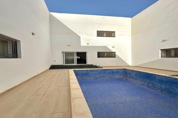 Spacious 4-bedroom Villa With Wifi, Ac In Welcoming Nouakchott - Nouakchott