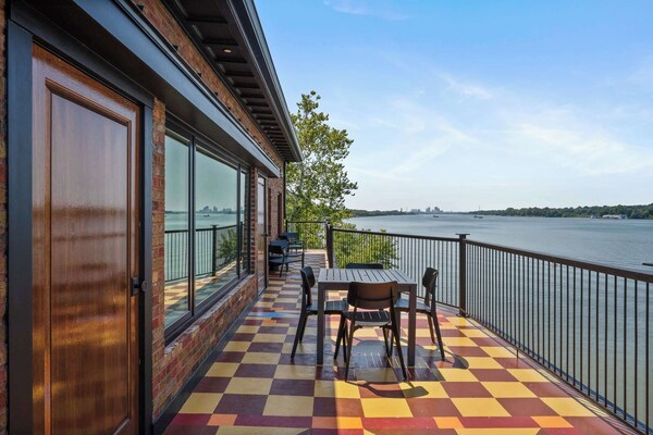 Top-floor Riverside Retreat|timeless Charm & Views - Louisville, KY
