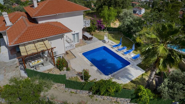 Fethiye Göcek'de 4 Bedroom Villa Badem - Göcek