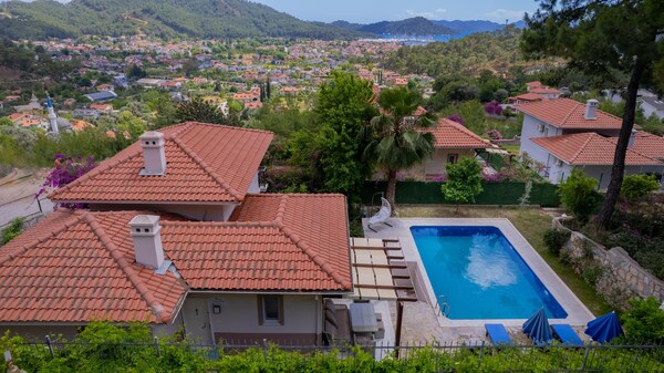 Fethiye Göcek'de 9 Kişilik Villa Limon - Göcek