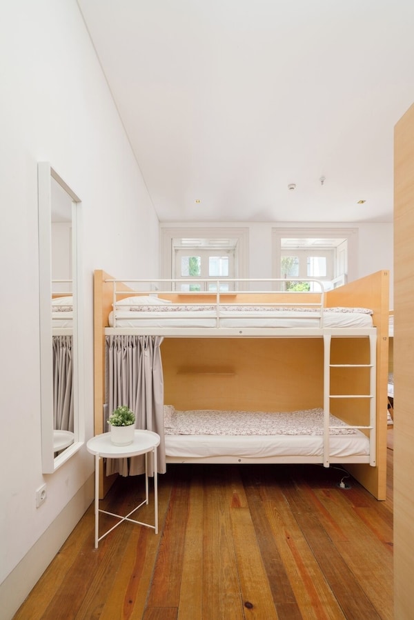 Cozy Bed In Female Dorm @ Porto Lounge Hostel (2) - Porto, Portugal
