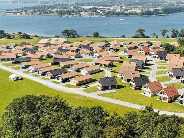 8 Person Holiday Home On A Holiday Park In Gråsten - Aabenraa