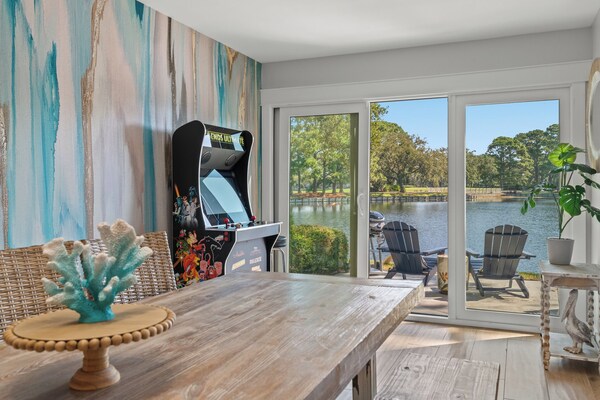 Golf Cart ~ Arcade ~ Private Resort Beach ~ Heated Pool - 