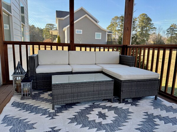 Haven On Old Bunn 3 Br/2.5 Ba Home With Pond Access Only 20 Minutes From Raleigh - Lake royale, Spring Hope