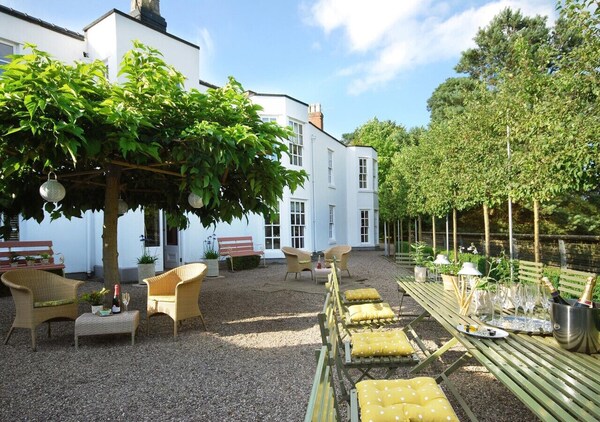 The Hall At Bryn Tanat - Oswestry
