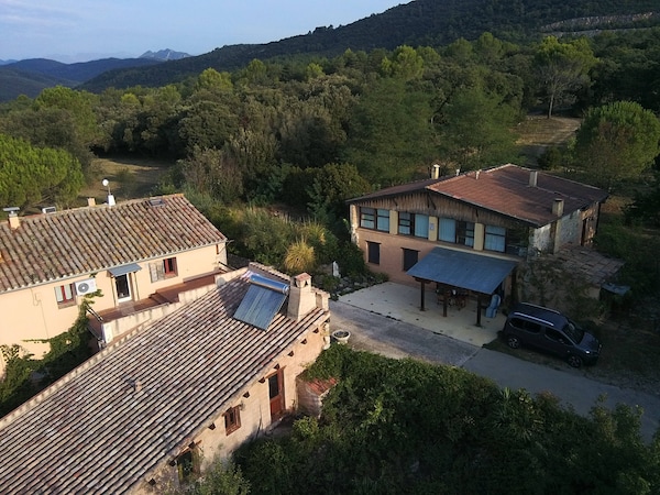 El Ojo De Buda. Apartamento Completo Rodeado Del Campo. Piscina Compartida. - Besalú