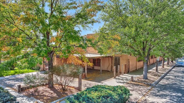 Inviting Remodeled Guest House In Central Nob Hill - Albuquerque