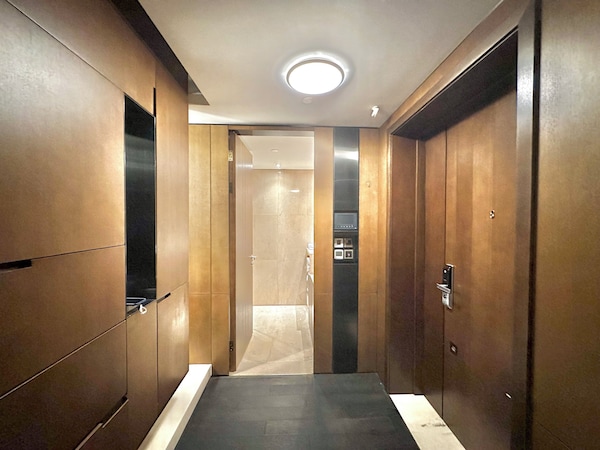 Zhome-luxury Three Bedroom Suite-near The Bund - Shanghai