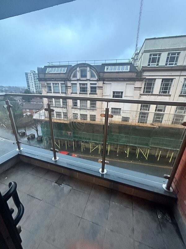 Boutique Studio Apartment With Balcony Manchester - 샐퍼드