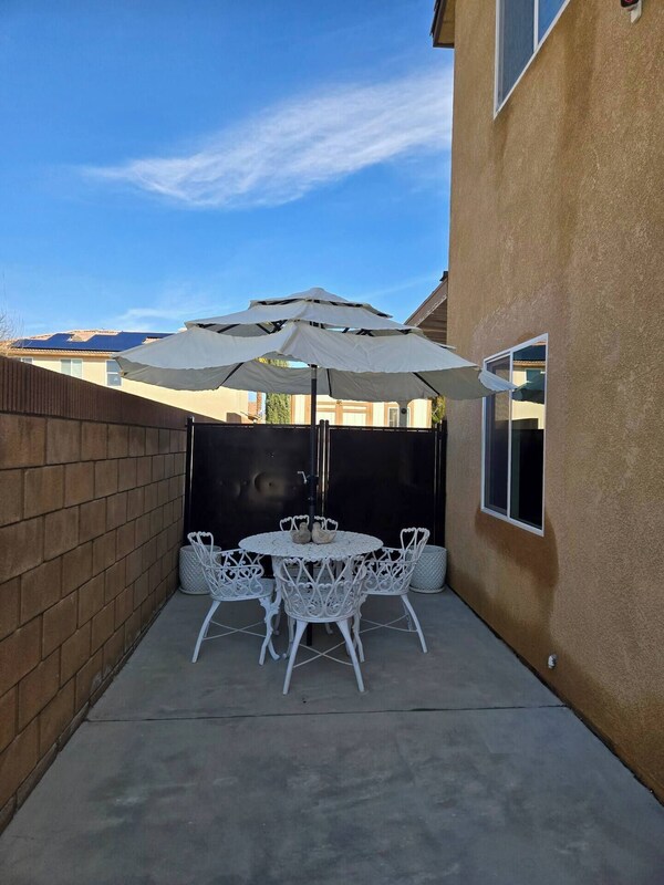 The Little Chateau - Lancaster, CA
