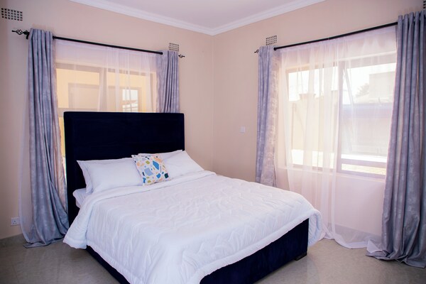 Welcome To Comfy Apartments Where Privacy And Security Are Our Top Priority. - Lilongwe