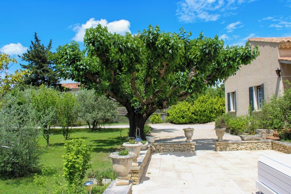 Villa St Antoine, Private Family Home, Sleeps 6, Air-conditioned. - L'Isle-sur-la-Sorgue
