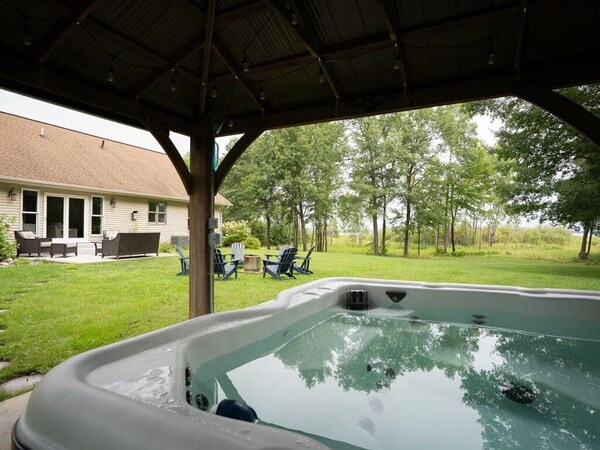 June 18-19 & July 13-16 Open! Lake Edward,  Hot Tub, Game Room, Sup , Kayaks - Minnesota