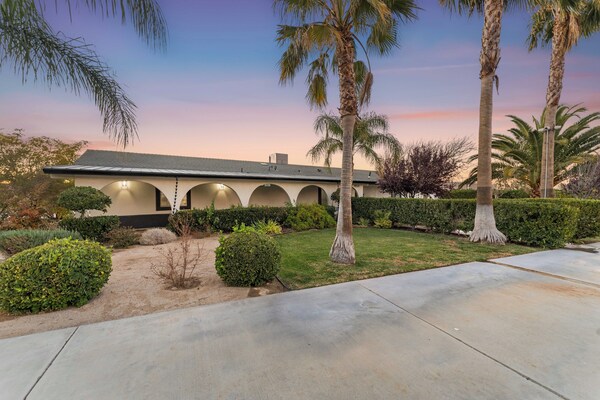 Desert Oasis In The Center Of The City Of Palmdale - Little Rock Lake, Juniper Hills