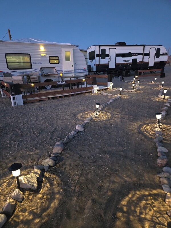 Welcome Clarabelle @ Cain's Ranch. Cozy Rv In Lovely Dolan Springs, Az - Arizona