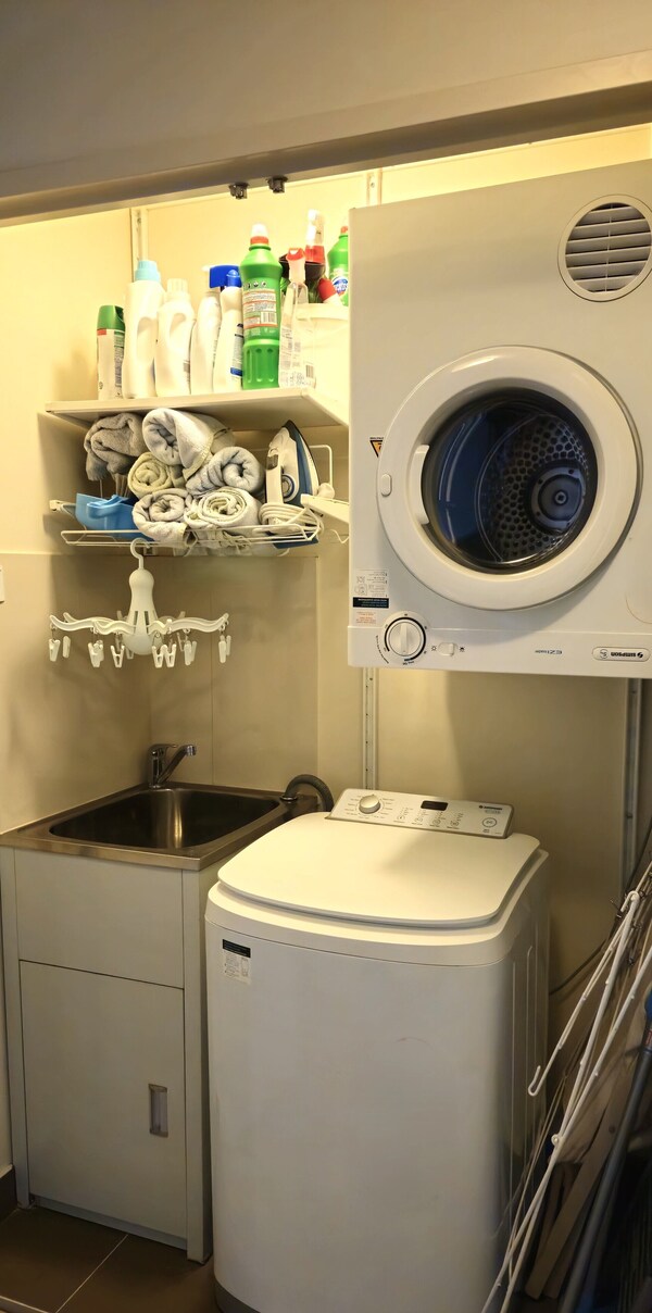 Immaculate & Conveniently Located Apartment In The Heart Of Gordon - Ryde