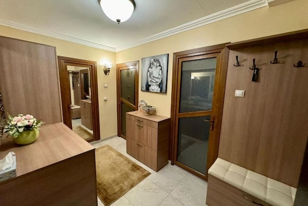 Arena Apartment - Onești