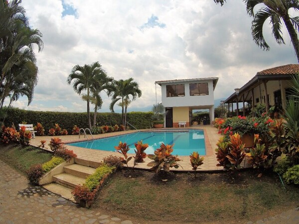 Countryside Retreat With Private Pool, Jacuzzi & Game Room Near Cali - Ginebra