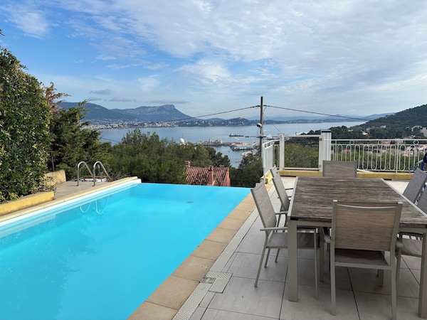 Vue Mer , Villa Avec Piscine à Débordement - La Seyne-sur-Mer