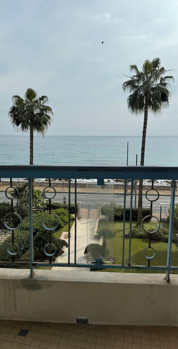 Sea View Apartment With Terrace, Fully Equipped - Beausoleil