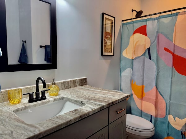 Hub City Haven 2; Brand New-3 Br, 2 Ba Home Near Tyger River Park & Downtown - Spartanburg, SC