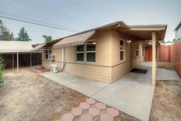 Cozy & Stylish 2bd/1bth - Great For Long-term Stay - Fresno, CA