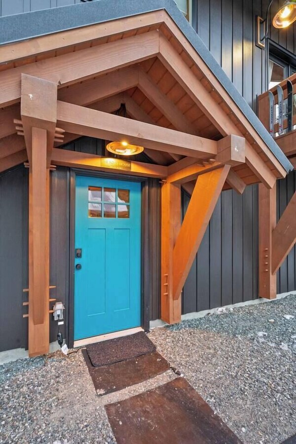 The Timber House - Boutique Bungalow - Girdwood, AK