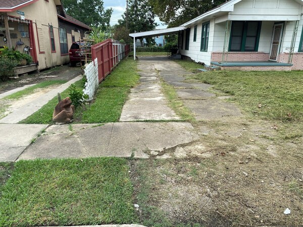 Superb 3-bedroom House With Central Air And Heat 15 Minutes From Motiva Refinery - Port Arthur, TX