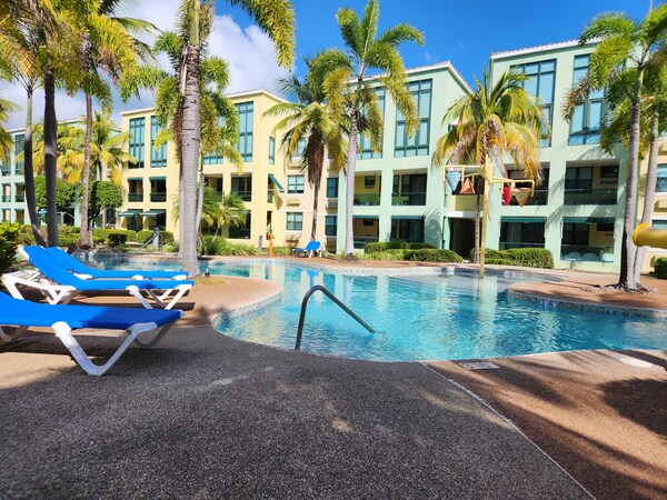 Aquatika Beach Apartment/20 Mins To El Yunque / 30 Mins Airport - Canovanas