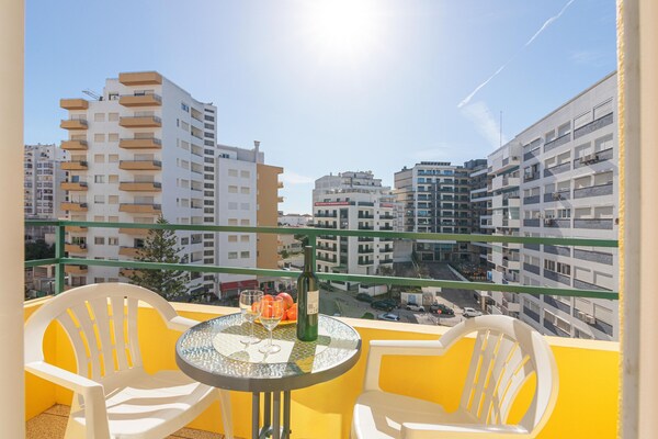 Apartment 'Rocha Retreat' With Private Pool, Balcony And Wi-fi - Praia da Rocha
