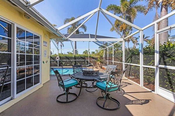 Bokeelia Oasis! Heated Pool, Sleeps 12! - ボカ・グランド, FL