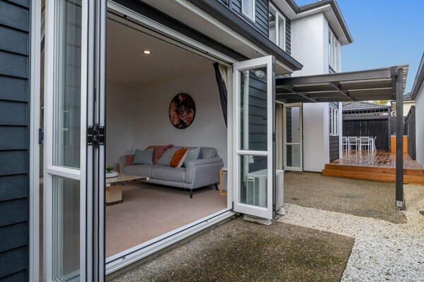 Spacious Home On Landing Drive - Tauranga