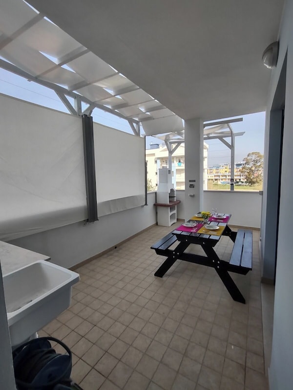 Apartment With Swimming Pool And Large Terrace A Few Steps From The Sea, Pets Allowed - San Salvo