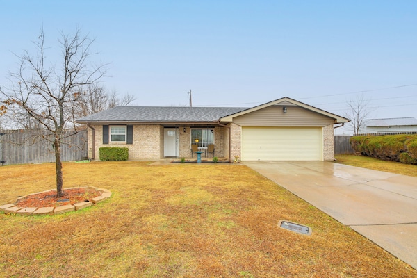 5 Mi To Museum Of The Great Plains: Home W/ Patio - 勞頓