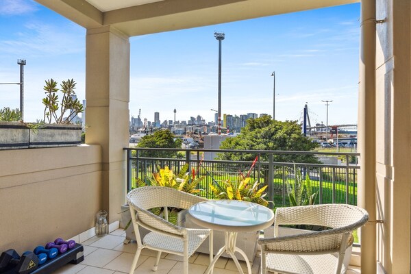 Elegant Stay In Balmain With Pool Access - 윌로비