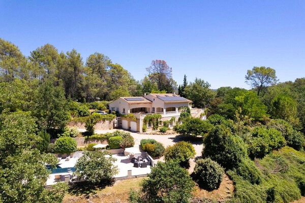 Charmante Villa In Südfrankreich Mit Privatem Pool Und Gärten - Fayence