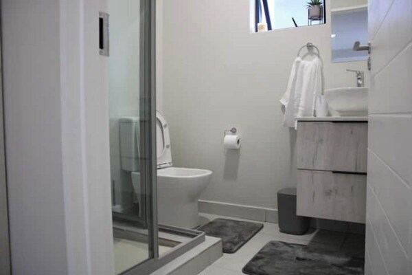 Elegant Apartment In Carlswald, Midrand - Sandton