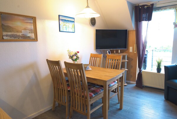 Norddeich Vacation Apartment For 4 People And Infant - Norddeich