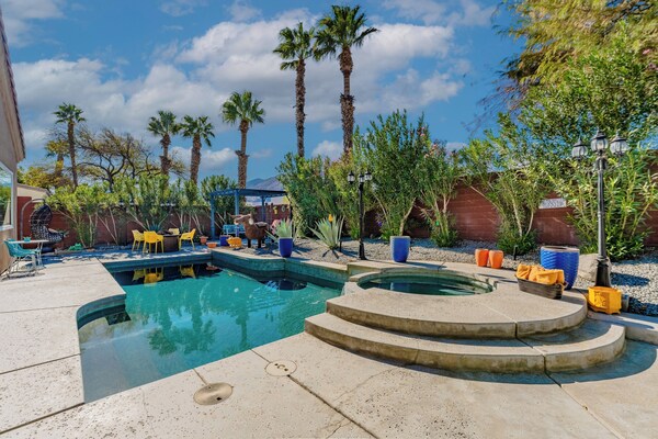 New: Chic Desert Haven: Pool, Bbq, Firepit, & Spa - Palm Springs, CA