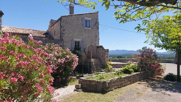 Maison Rénovée, Vieux Village En Drôme Provençale. - Montélimar