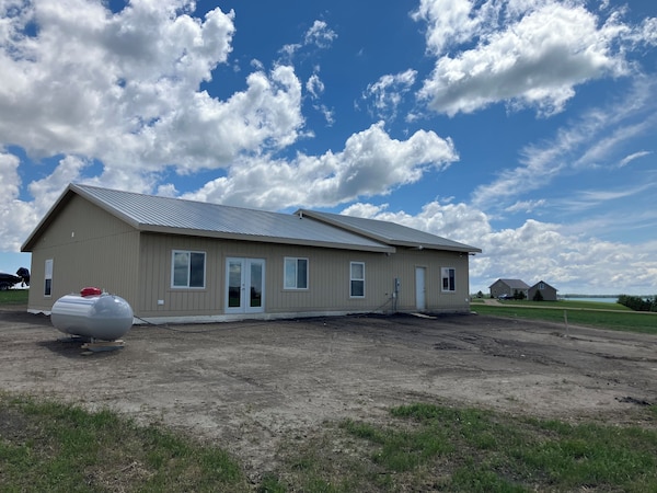 M&n Lodge Located Near Grenville On Beautiful Waubay Lake - South Dakota