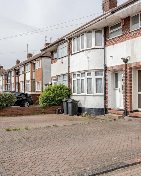 Stanford Modern 3 Bedroom Contractor House With Free Parking - Luton