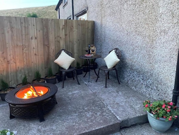 Cosy, Comfy & Tranquil Farm Cottage With Log Fire & Country Walks From The Door - Hay-on-Wye